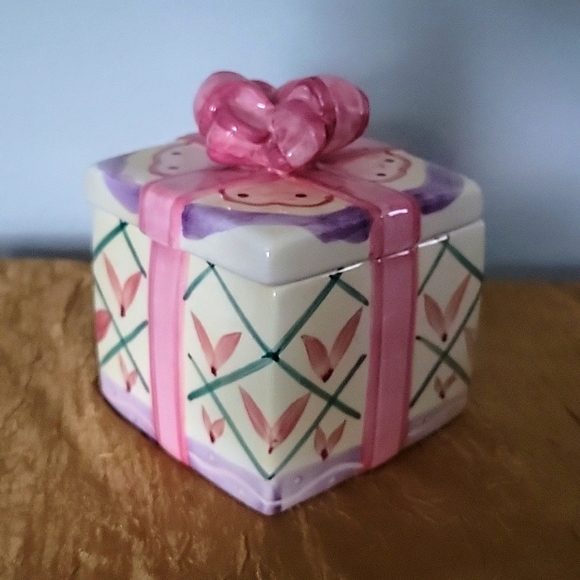 Storage & Organization | Ashley Collection Handpainted Ceramic Gift Box ...